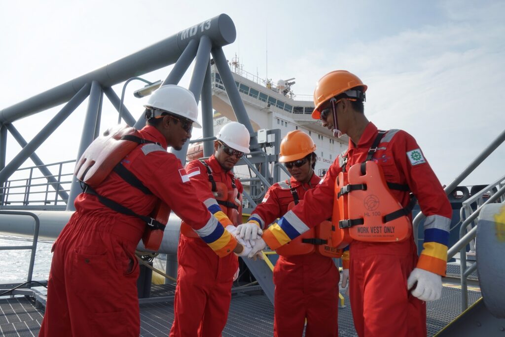 PT Sillo Maritime Perdana Tbk | QHSE